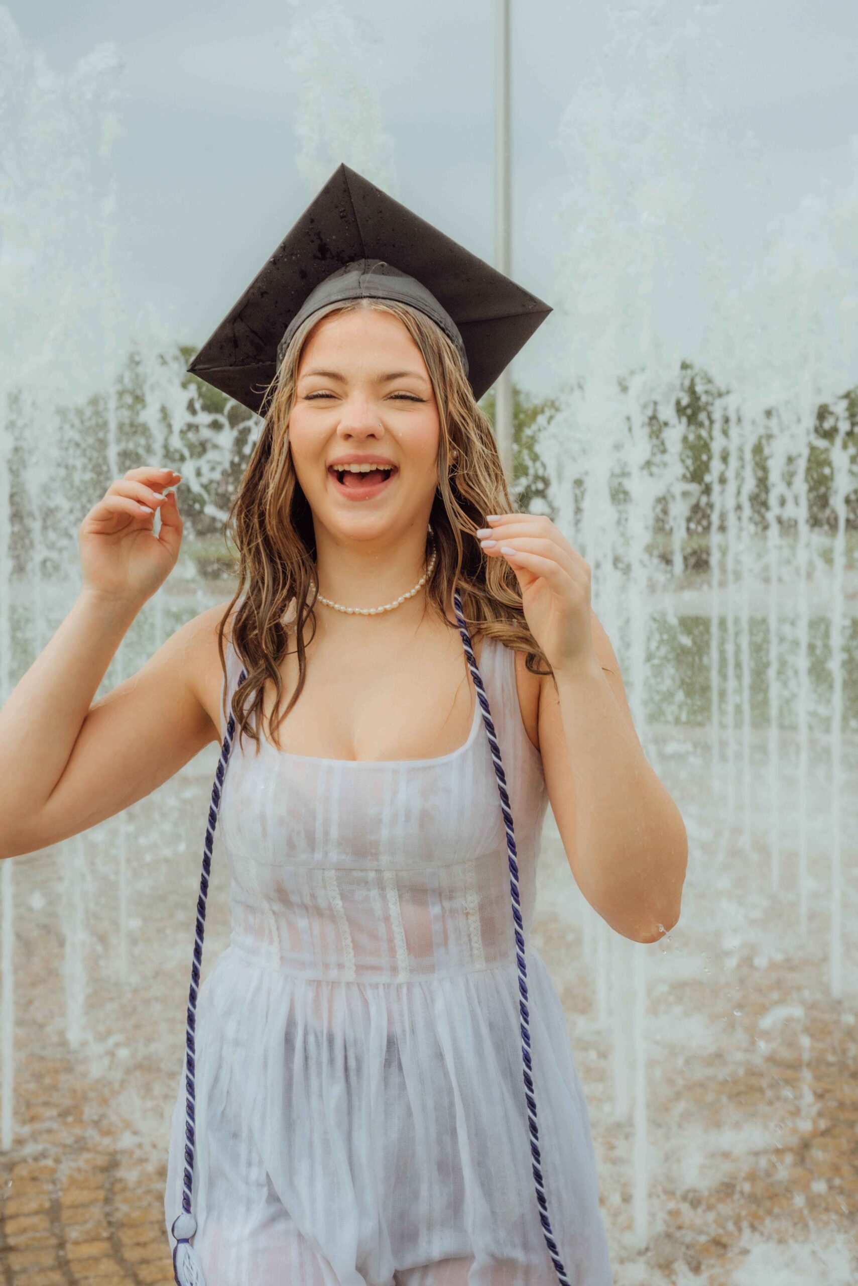 Jaclyn’s Graduation Headshots – A Tale of Achievement and Elegance